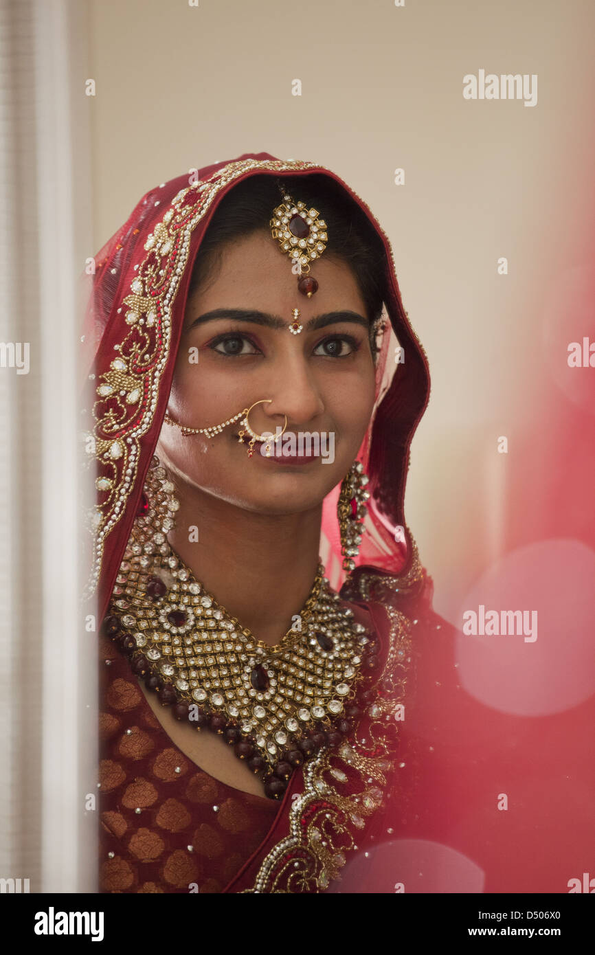 Beautiful Indian, Punjabi Bride at her wedding Stock Photo - Alamy