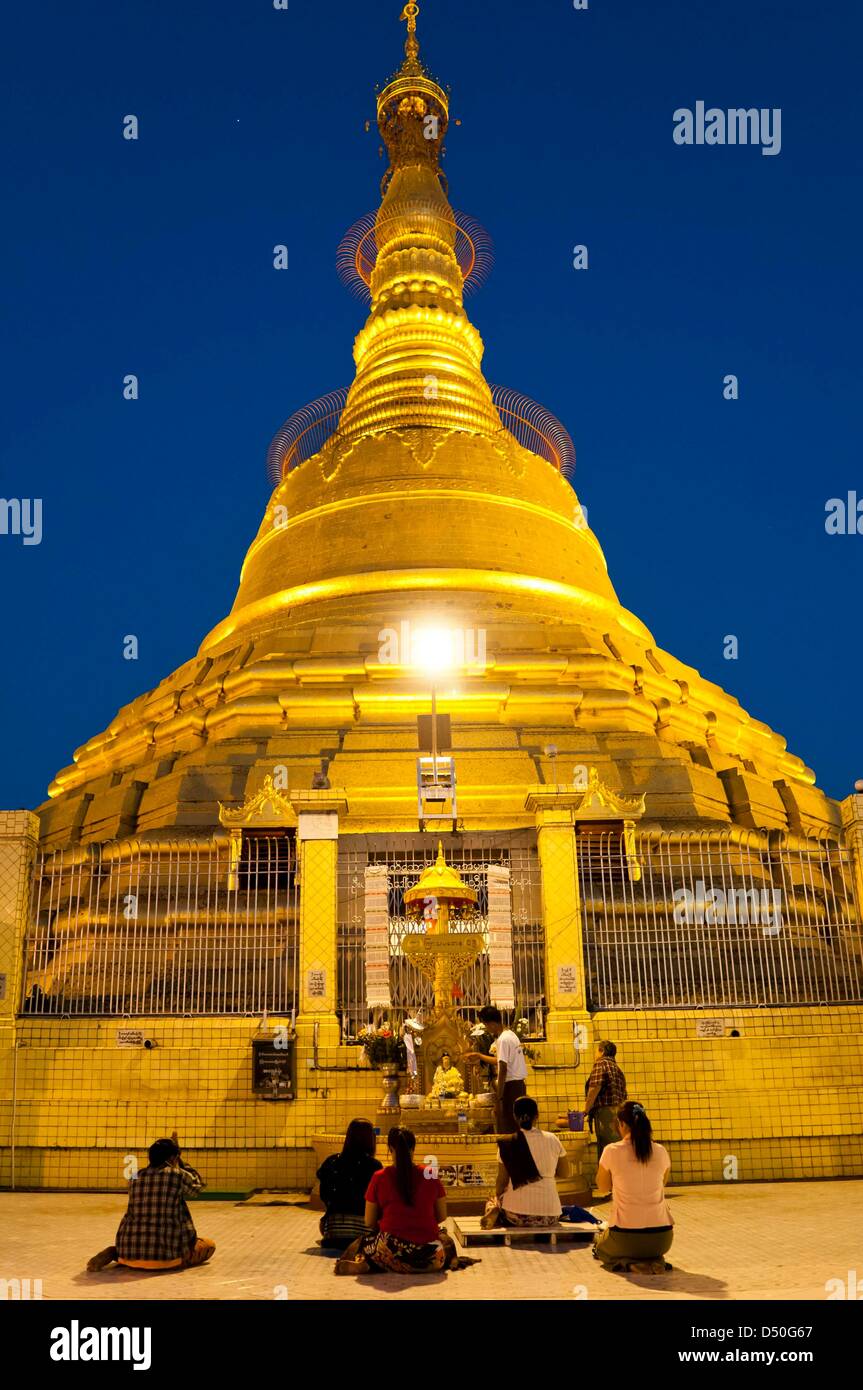 Yangon, Botataung Pagoda Stock Photo - Alamy