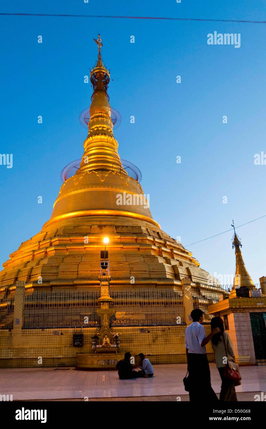 Yangon, Botataung Pagoda Stock Photo - Alamy