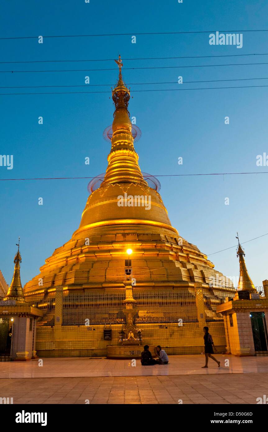 Yangon, Botataung Pagoda Stock Photo - Alamy