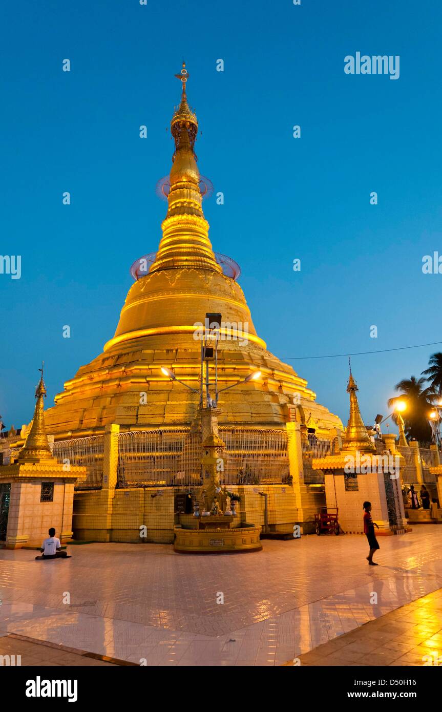 Yangon, Botataung Pagoda Stock Photo - Alamy