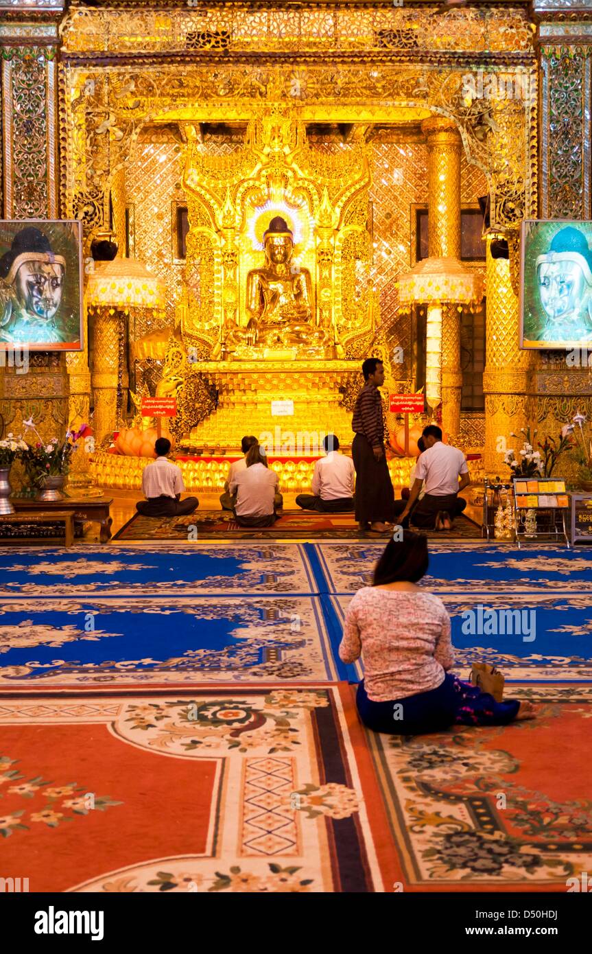 Yangon, Botataung Pagoda Stock Photo - Alamy