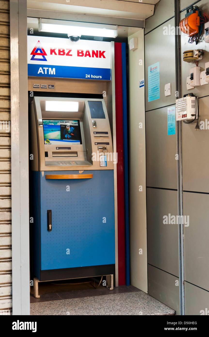 Atm zentrum hi-res stock photography and images - Alamy