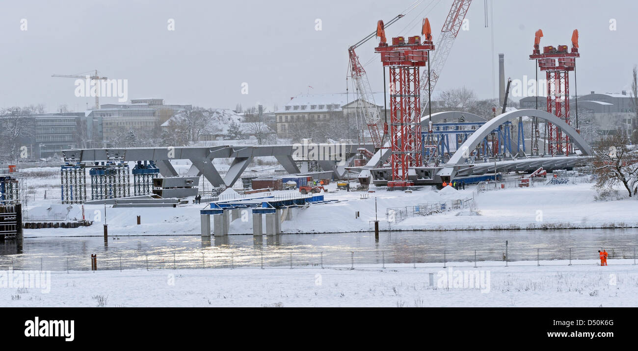 The heavy pre-assembled bridge for the Waldschloesschen Bridge arch is ...