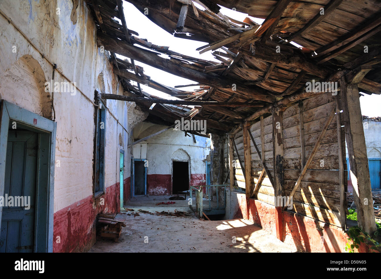 Rundown house interior hi-res stock photography and images - Alamy