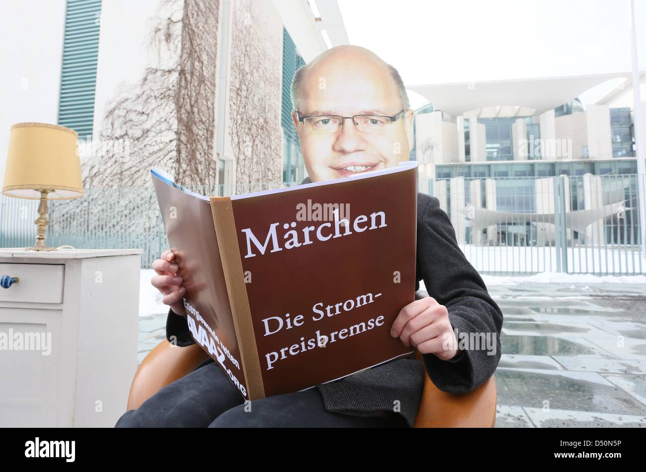 Stephanie mask hi-res stock photography and images - Alamy