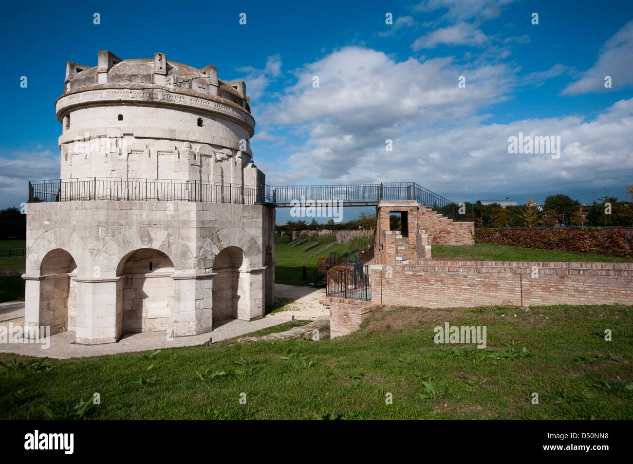 Mausoleo di teodorico hi-res stock photography and images - Alamy