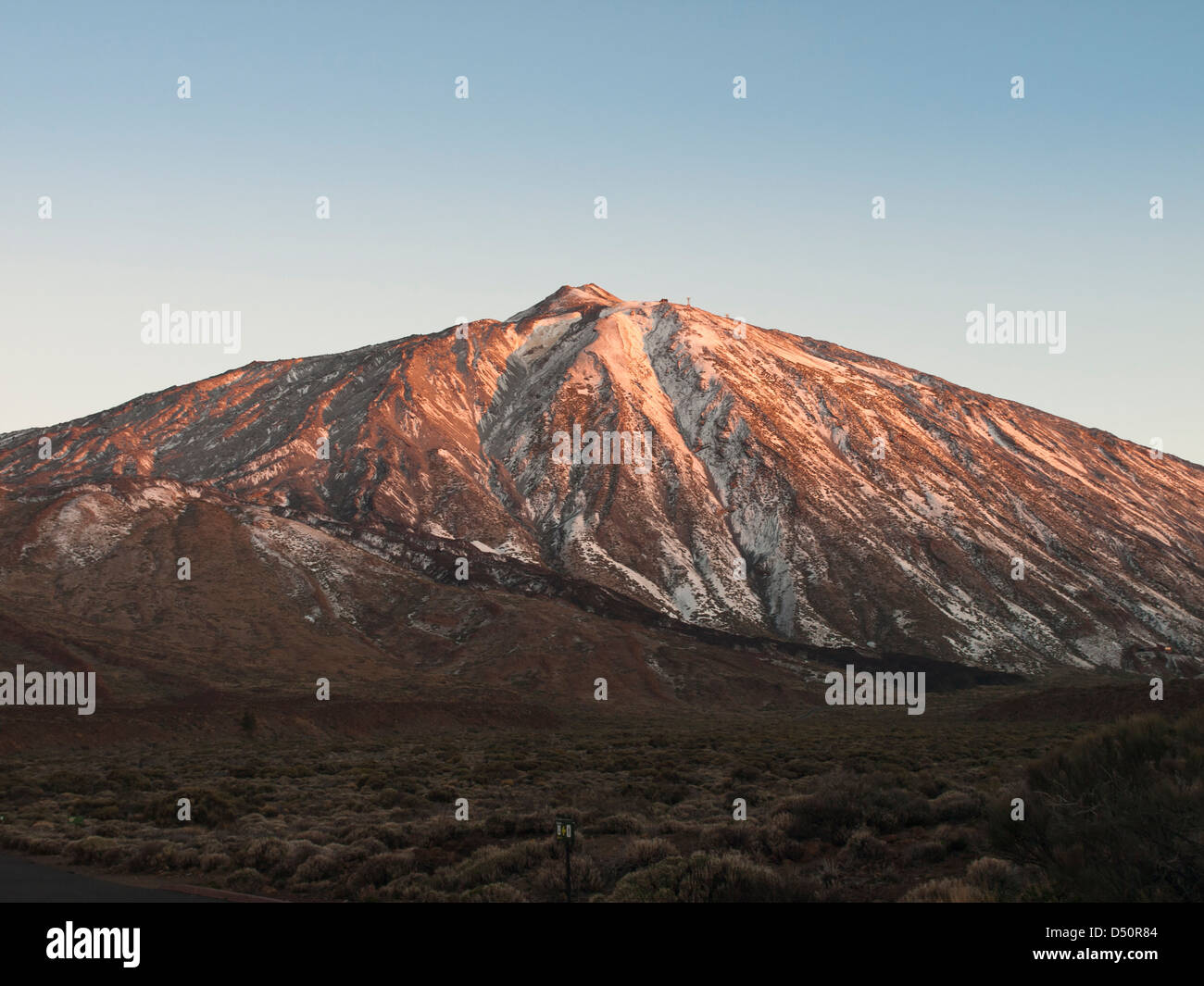 Sunrise mountain snow hi-res stock photography and images - Alamy