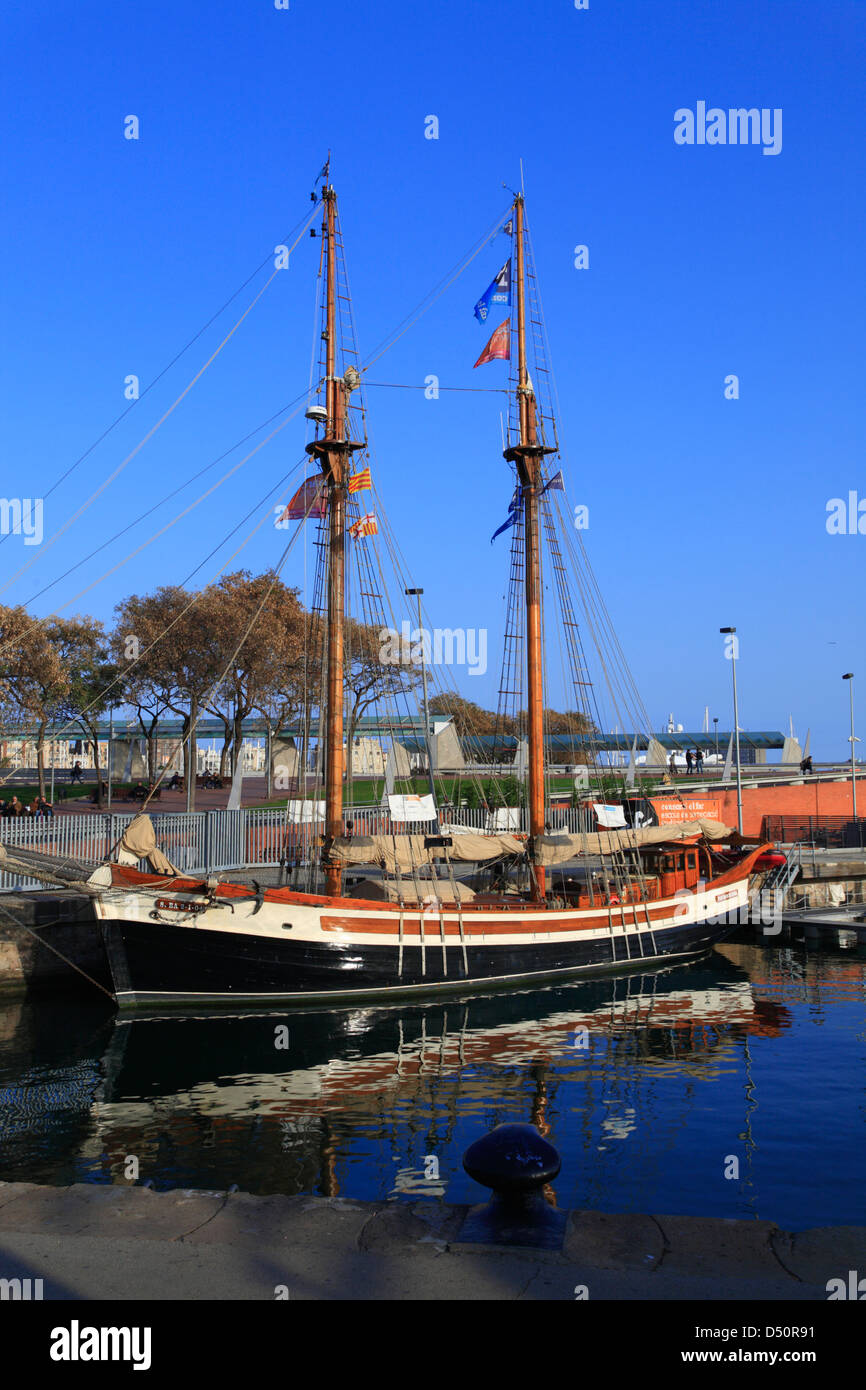 Sailig ship hi-res stock photography and images - Alamy