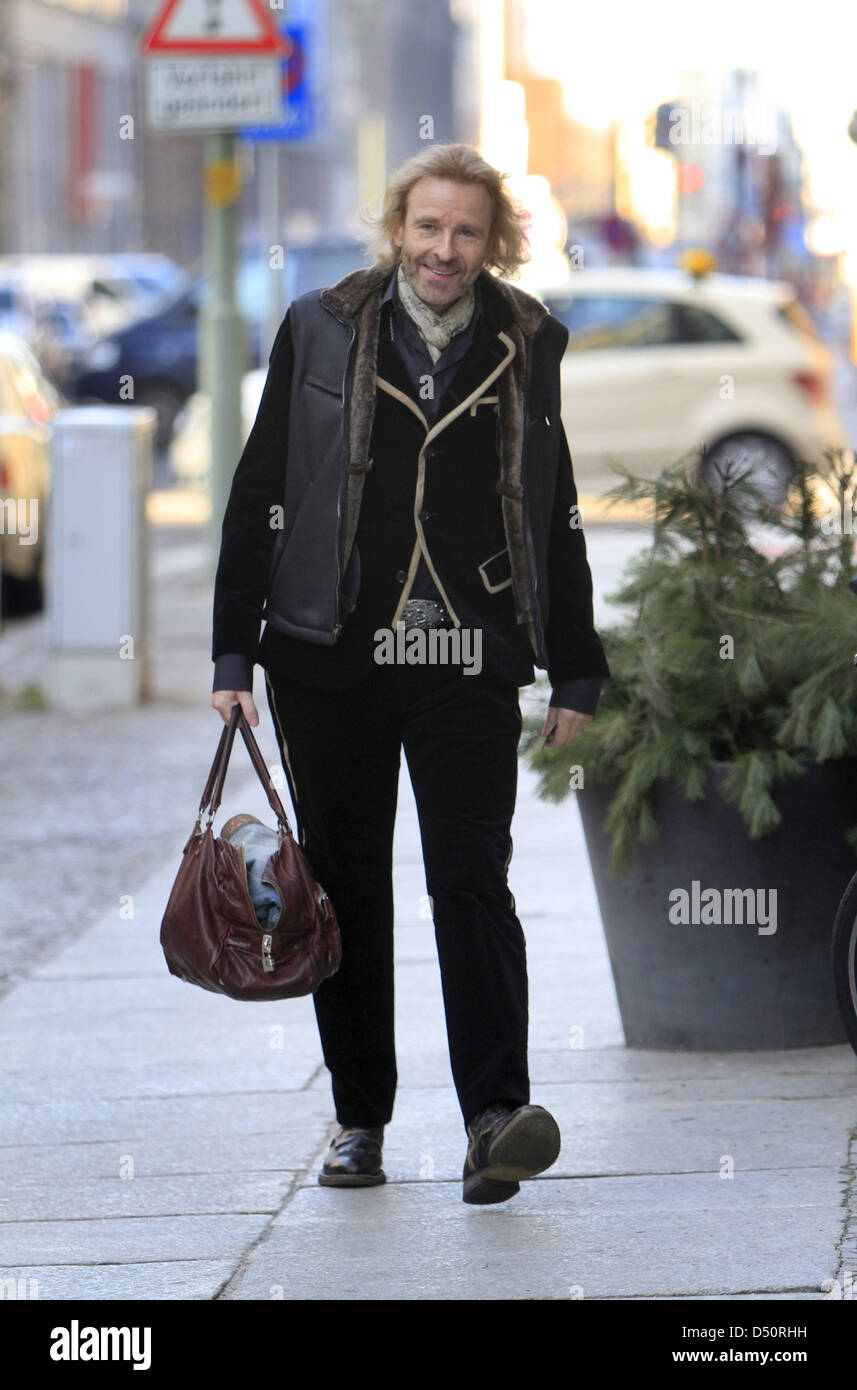 Thomas Gottschalk on his way to his new 'Gottschalk Live' studio in ...