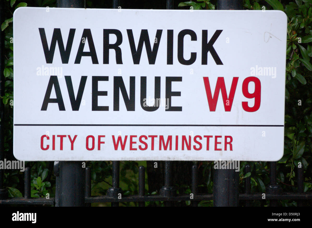 Street sign on Warwick Avenue in London, England Stock Photo - Alamy