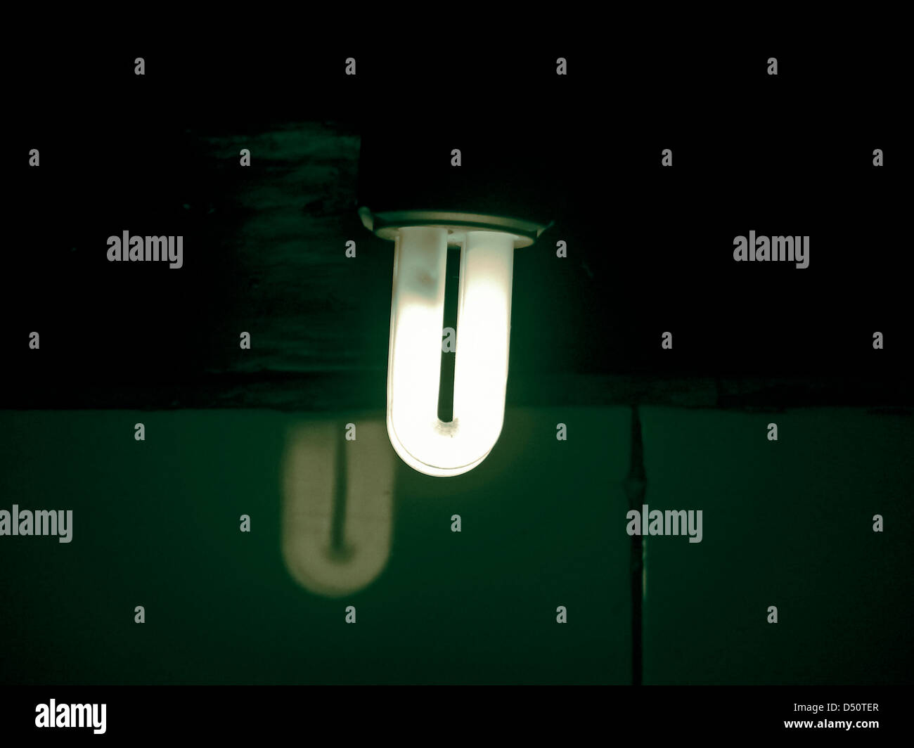 Fluorescent lamp hi-res stock photography and images - Alamy