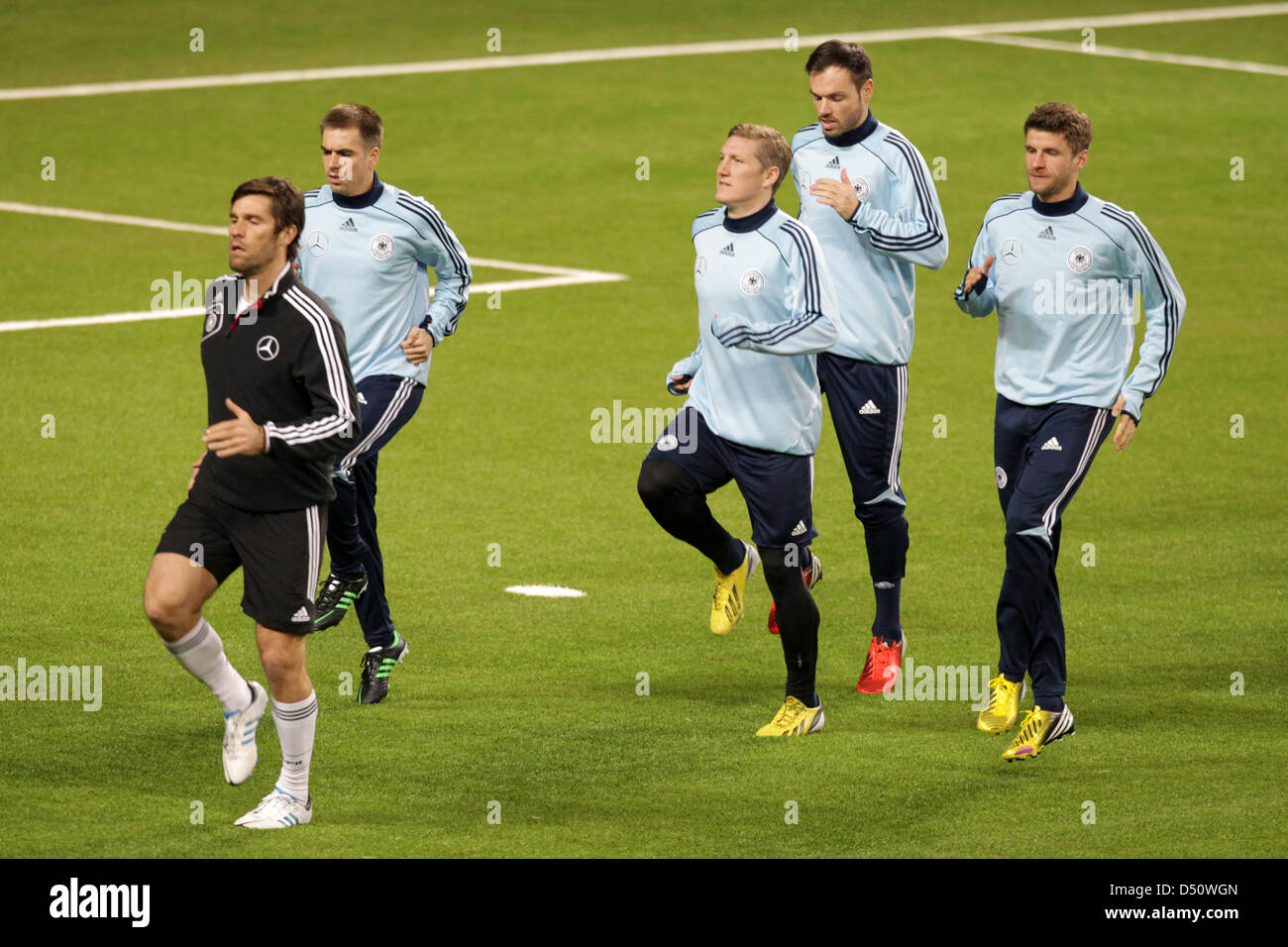 German national team players Thomas Mueller (R-L), Heiko Westermann ...