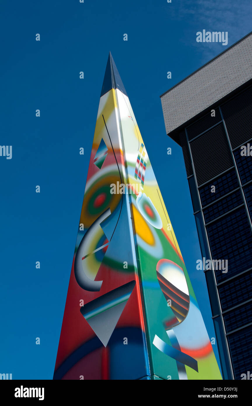 "Needle of Knowledge Obelisk" by Stefan Knapp, a sculpture at Warwick ...