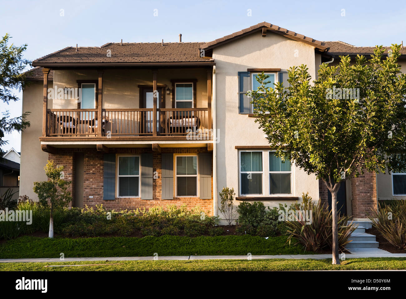 Contemporary home exterior hi-res stock photography and images - Alamy