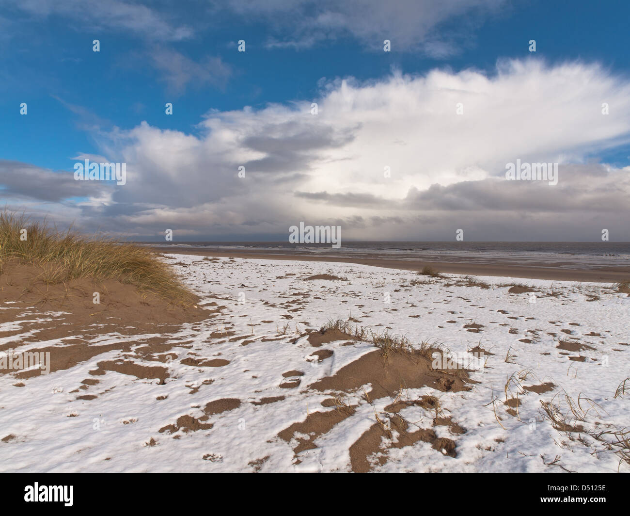 Weather snow beach hi-res stock photography and images - Alamy