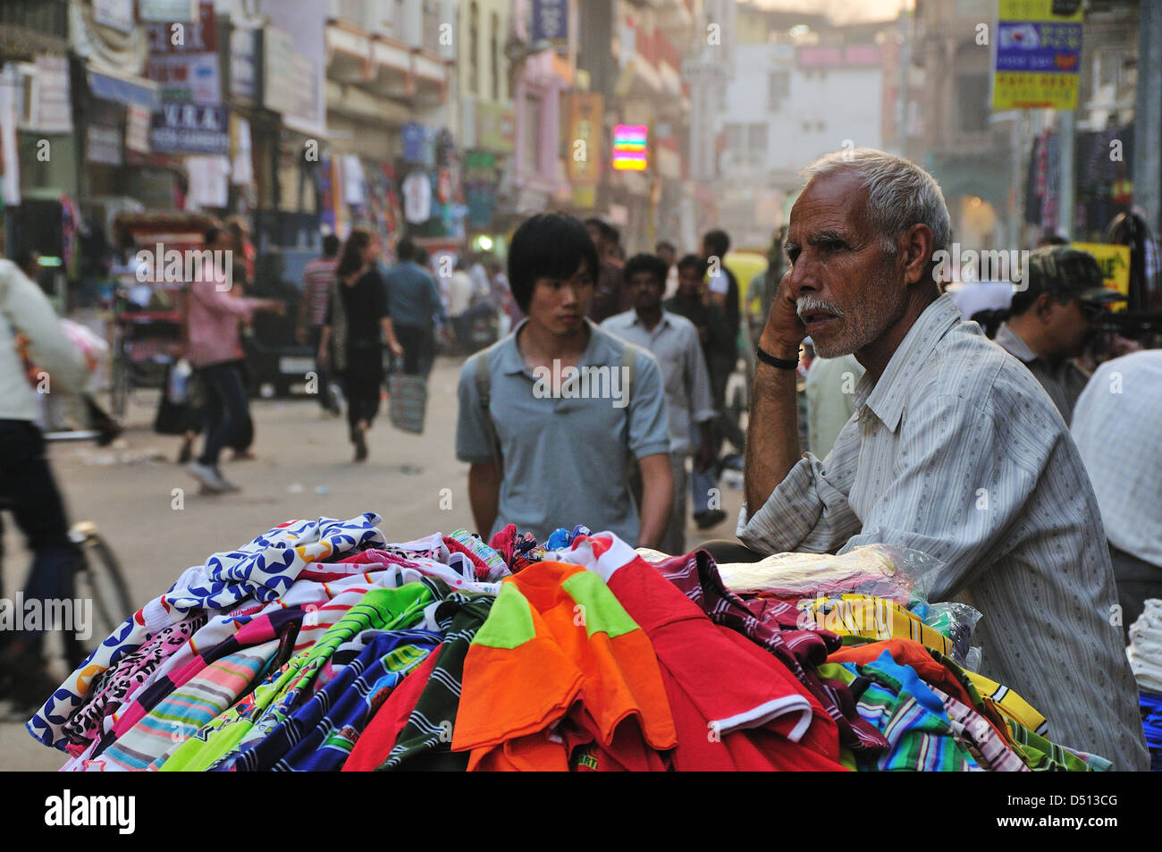 Market street in new delhi hi-res stock photography and images - Alamy