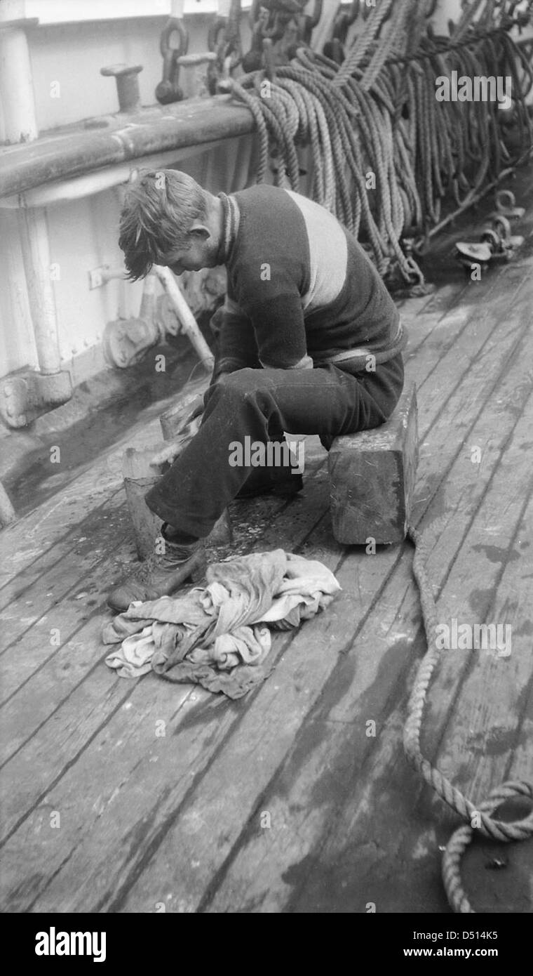 Sailors cleaning the deck of the ship hi-res stock photography and ...