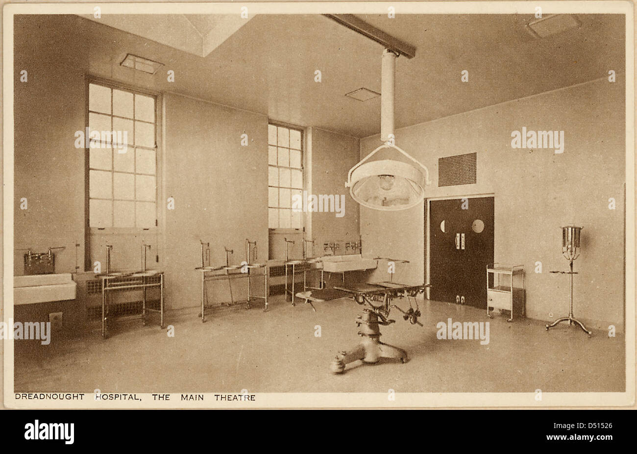 Naval ship operating room hi-res stock photography and images - Alamy