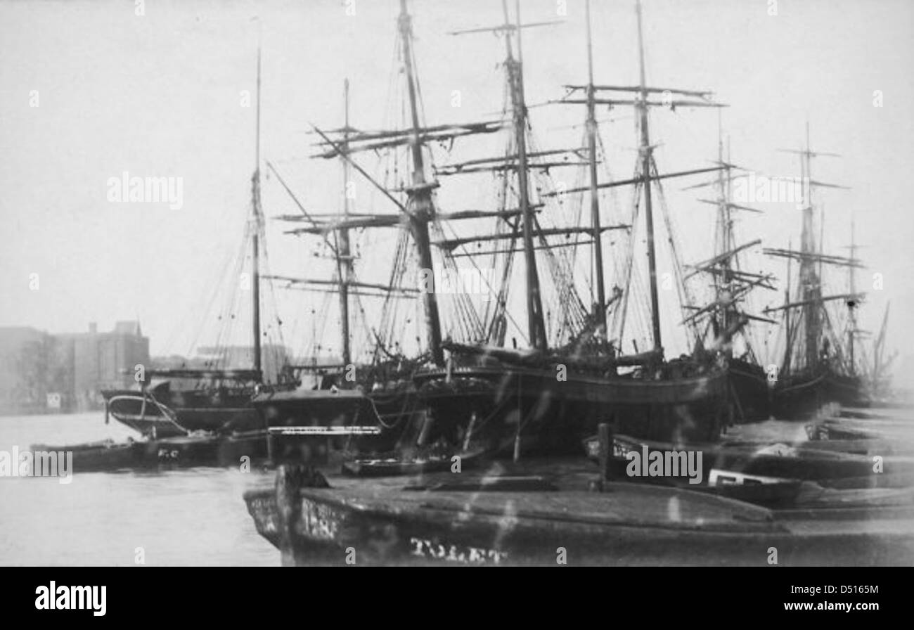 Vital shipping Black and White Stock Photos & Images - Alamy