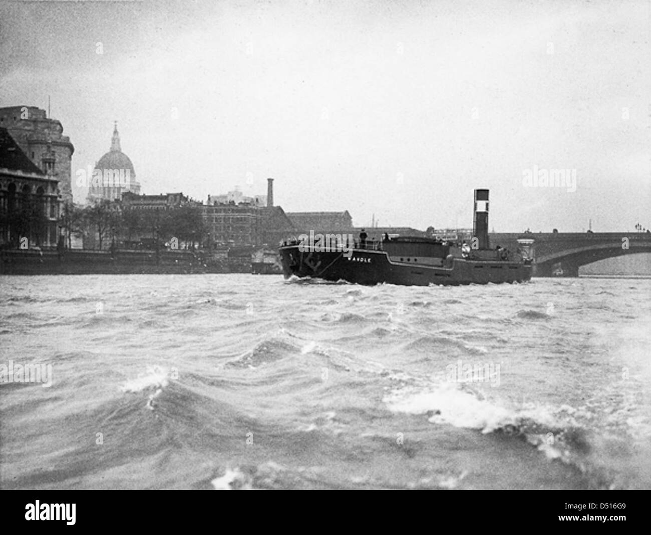 Blackfriars ship hi-res stock photography and images - Alamy