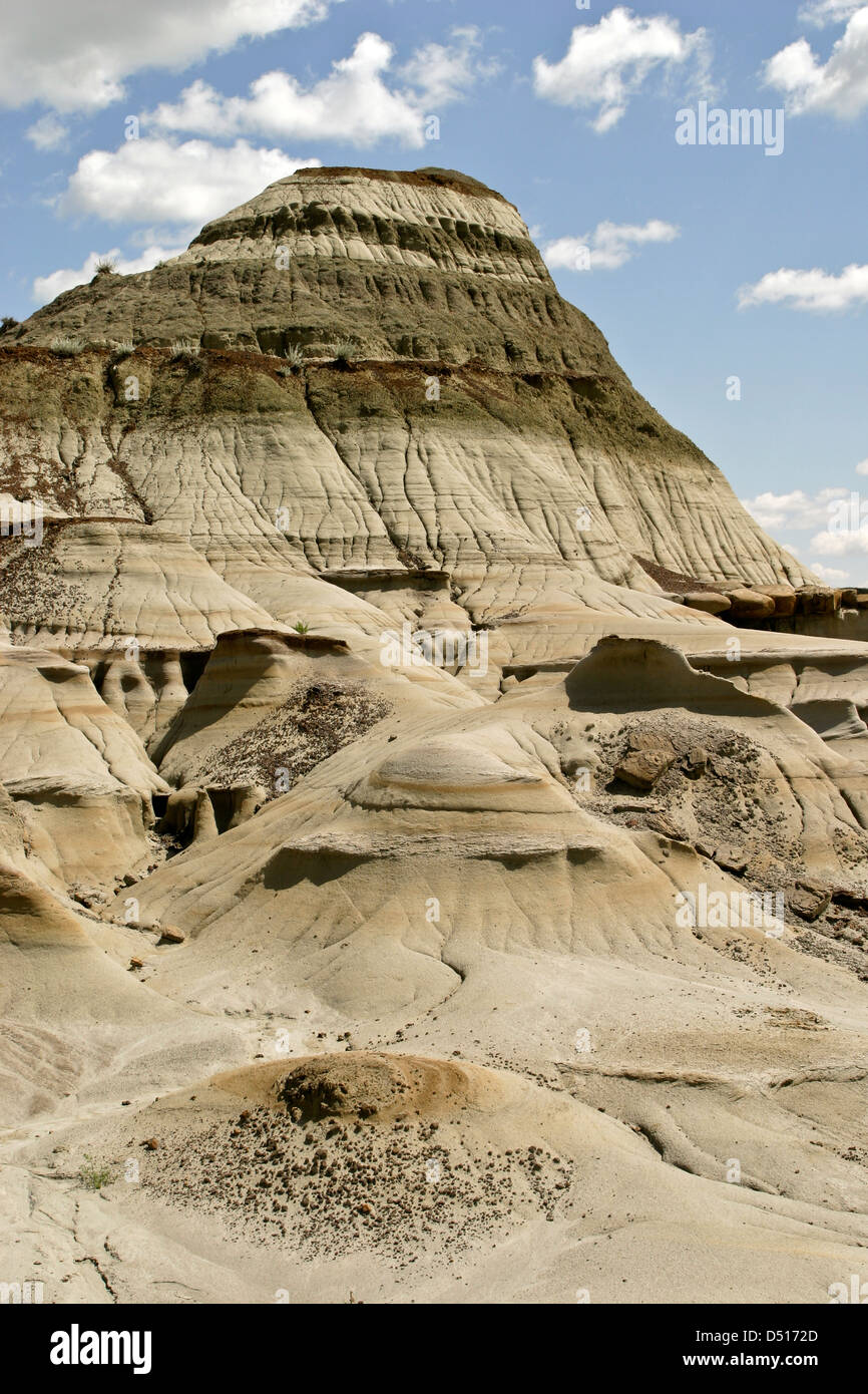 Wind and water erosion sculpt the badlands at Dinosaur Provincial Park ...