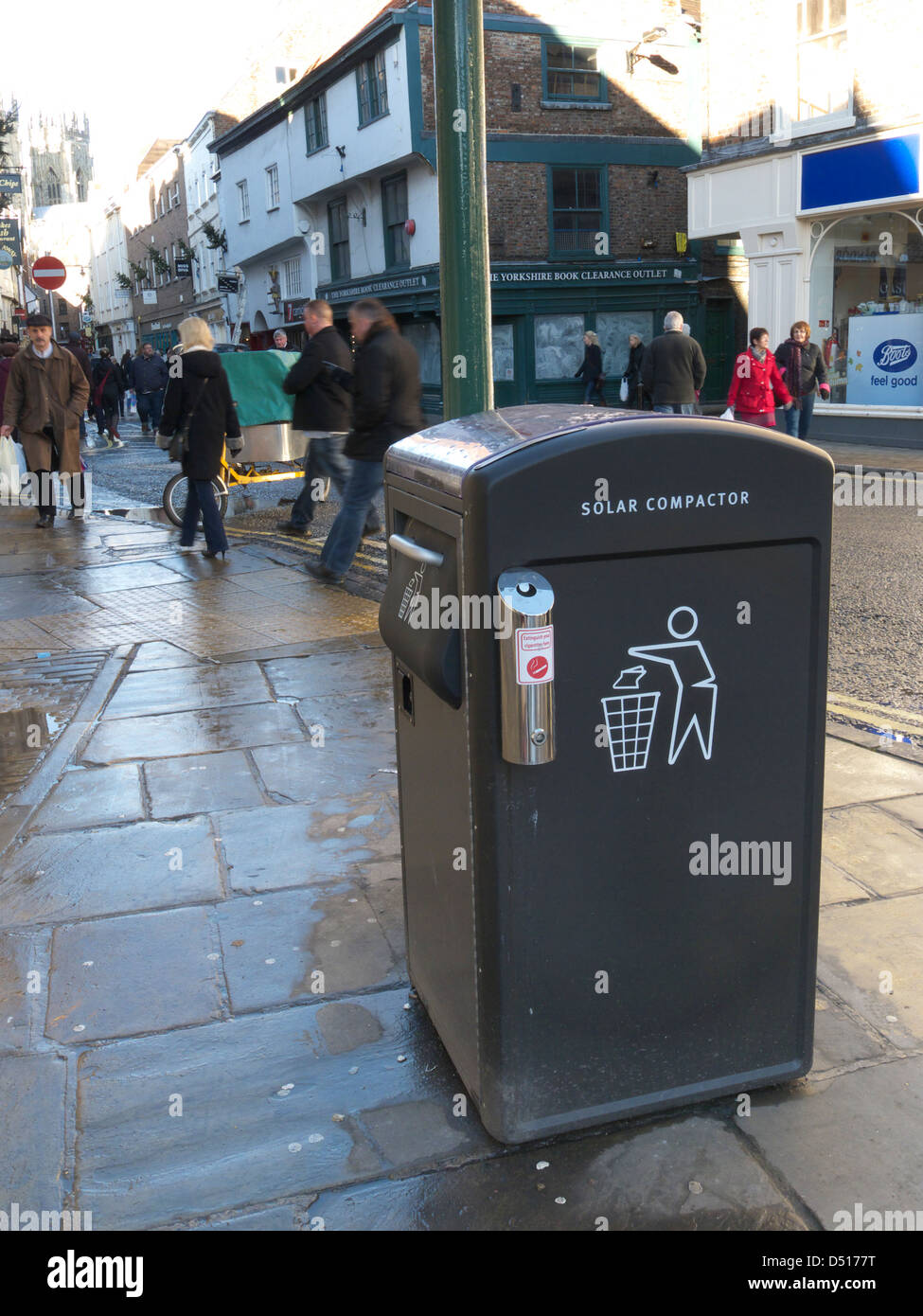 Solar powered compactor bin hi-res stock photography and images - Alamy