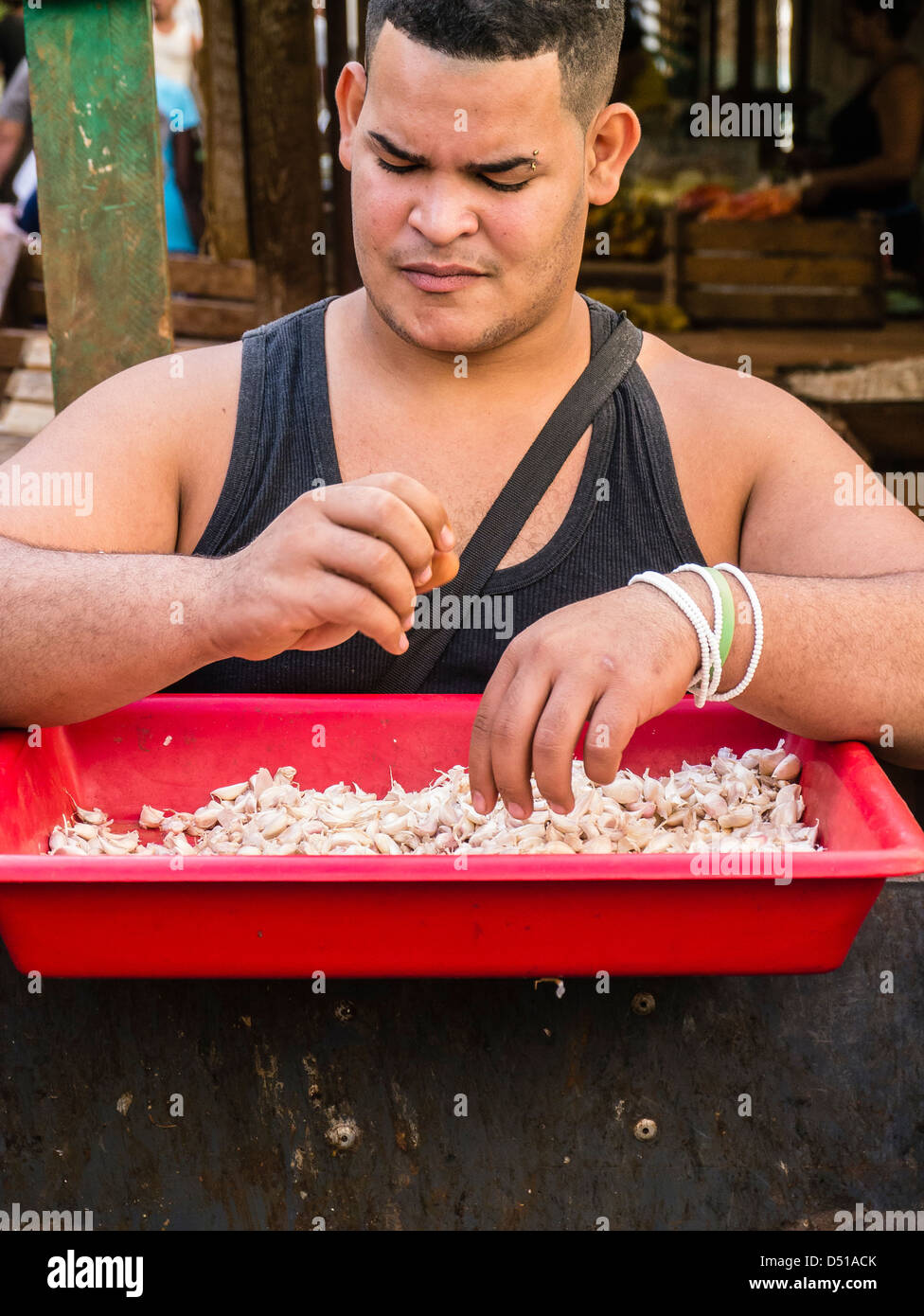Garlic in cuba hi-res stock photography and images - Alamy