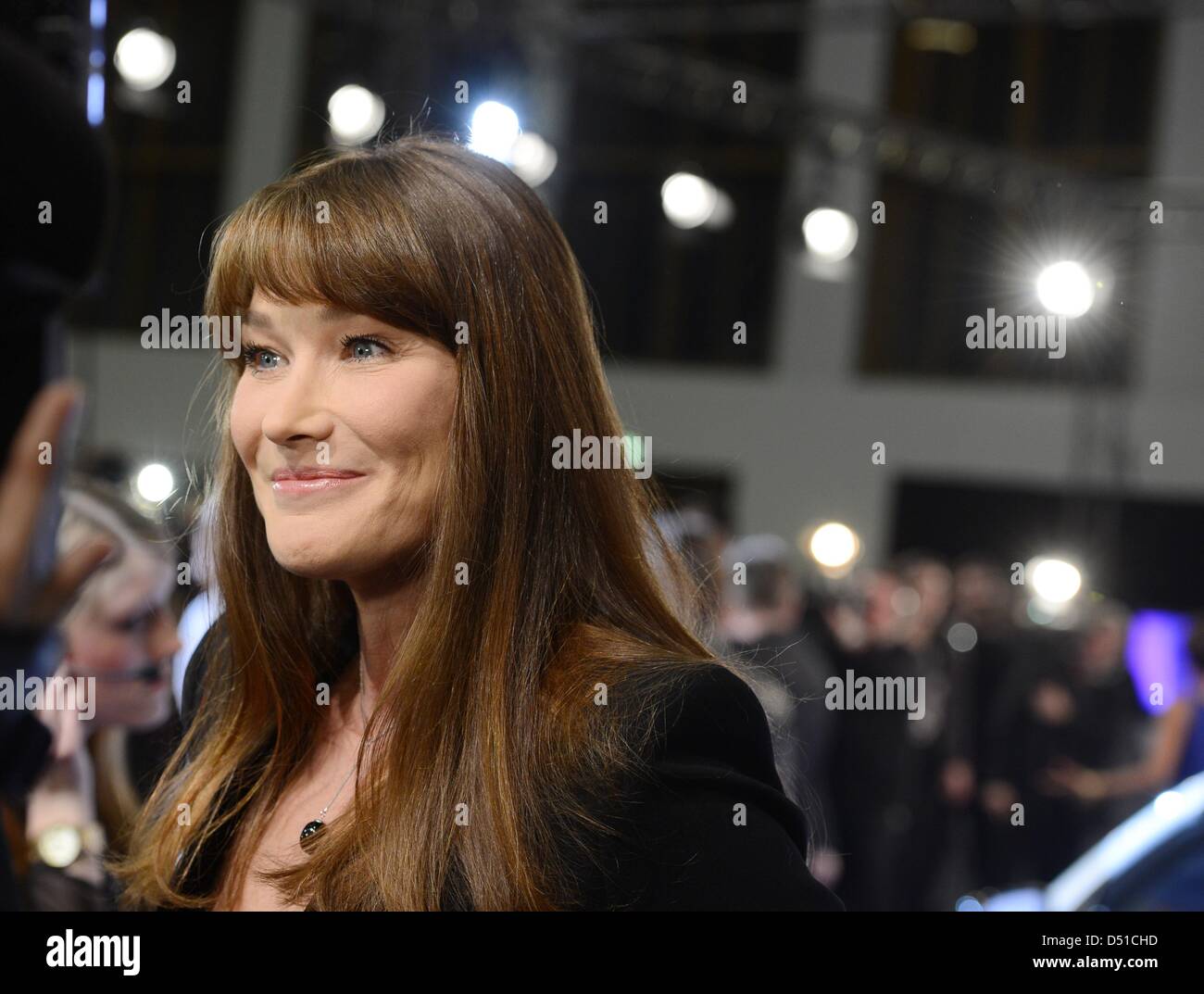 Carla bruni live hi-res stock photography and images - Alamy
