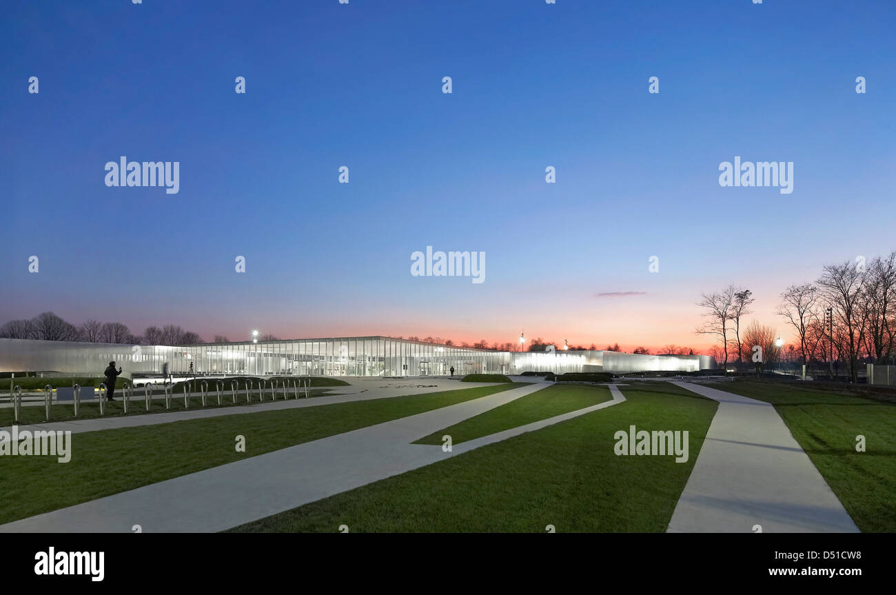 Interior view of the louvre lens hi-res stock photography and images ...