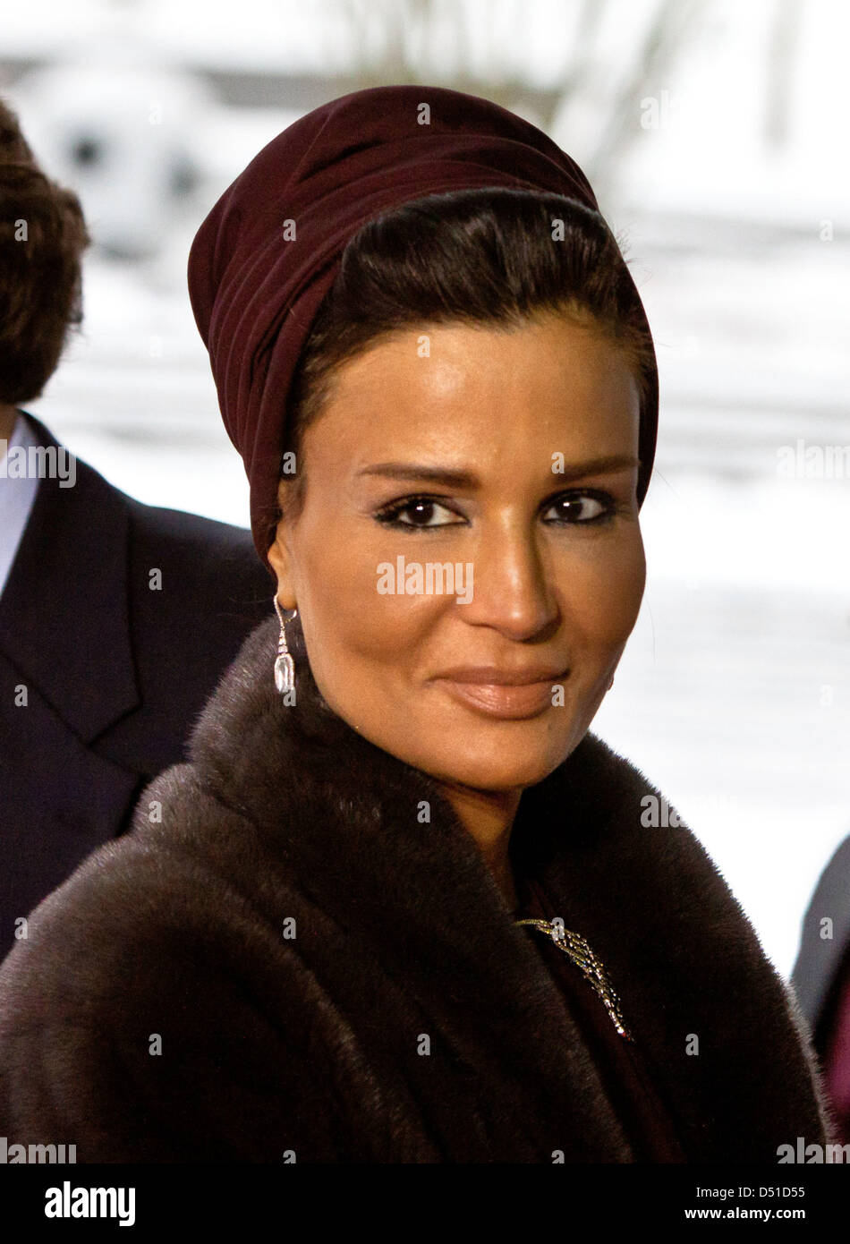 Sheika Moza bint Nasset Al-Missned, wife of the Emir of Qatar, arrives ...