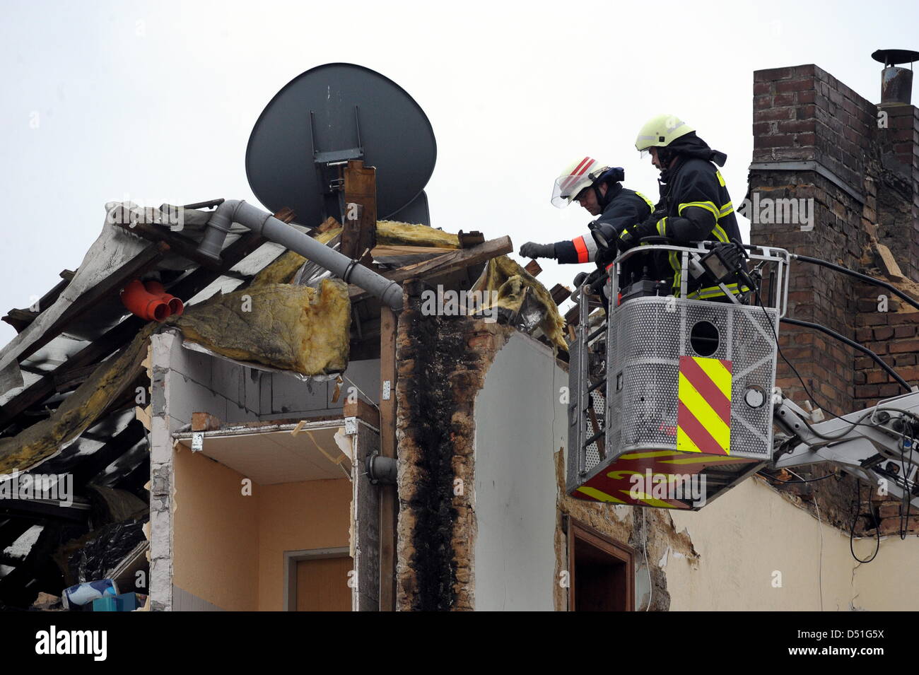 Rescue forces search a collapsed house after a gas explosion in Bruehl ...