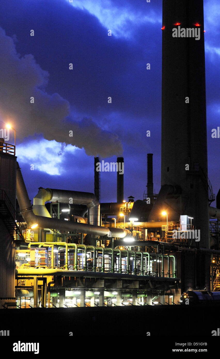 A file picture dated 11 February 2009 shows the Aurubis AG plant in ...