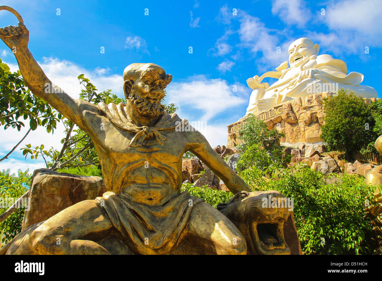 Demon statue hi-res stock photography and images - Alamy