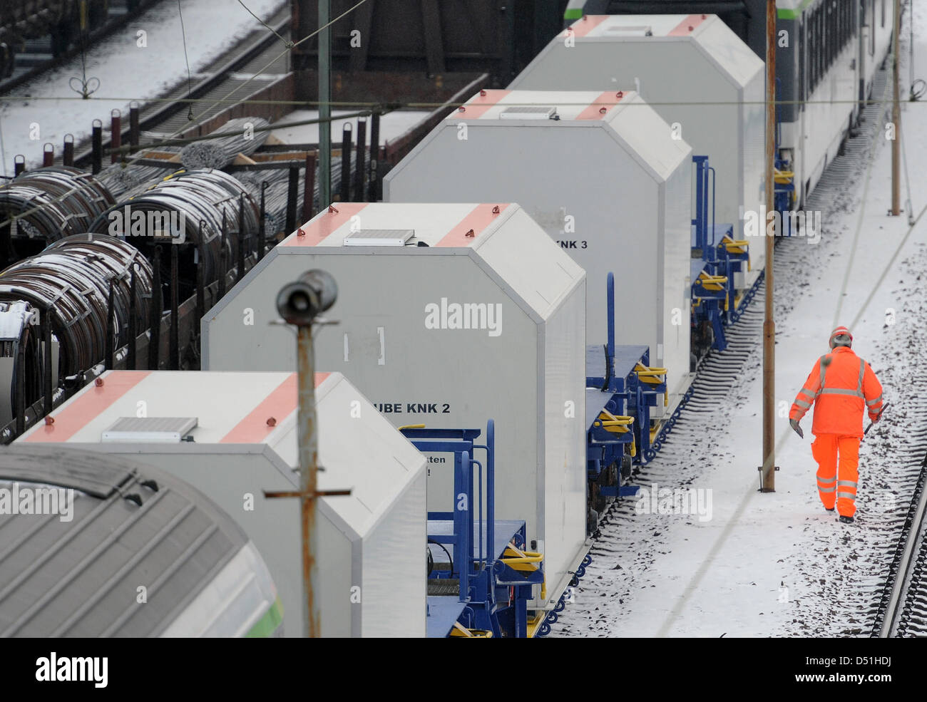 The CASTOR-transport carrying 2500 fuel rods of German nuclear plants ...