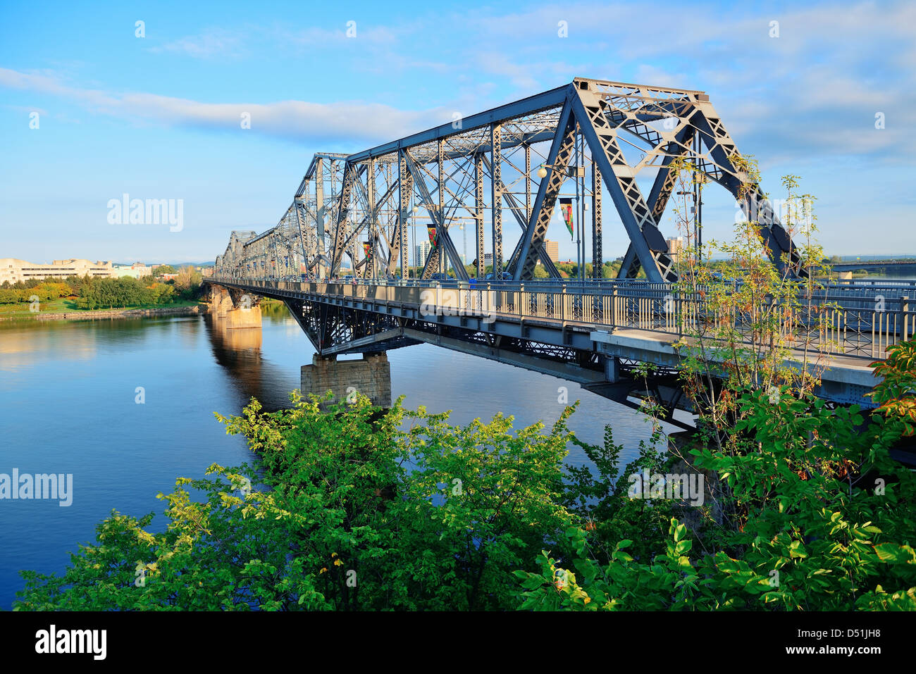 Alexandra Bridge over river in Ottawa Stock Photo - Alamy