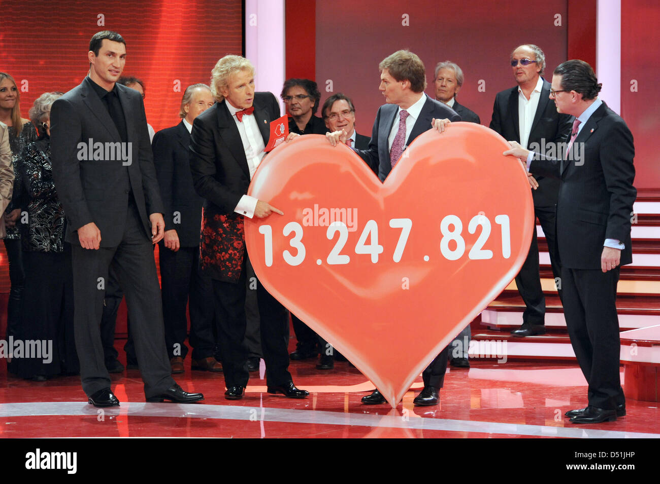Boxer Wladimir Klitschko (L-R), Entertainer Thomas Gottschalk ...