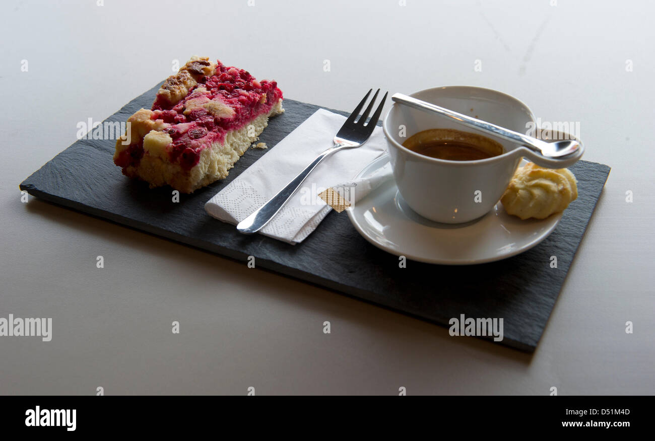 Cake shop berlin hi-res stock photography and images - Alamy