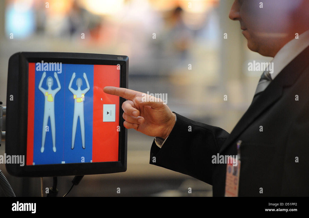 Body scan airport security hi-res stock photography and images - Alamy