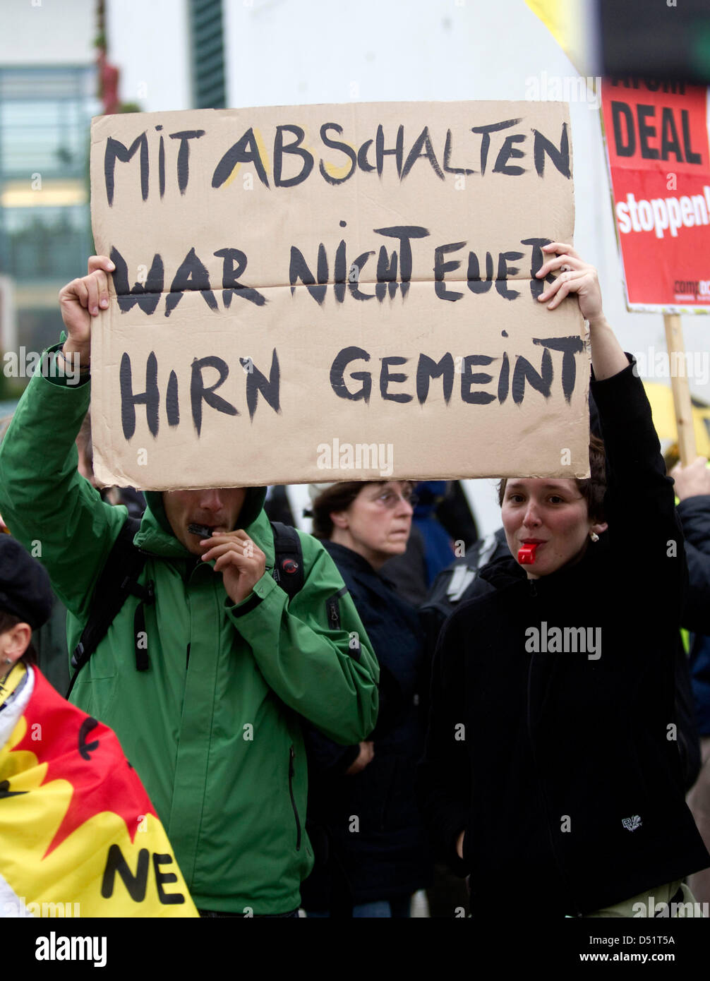Demonstrants protest against the lifetime extension of German nuclear ...