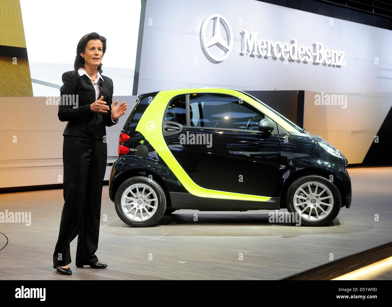 Smart CEO Annette Winkler presents the Smart Edition 'autolib' at the ...