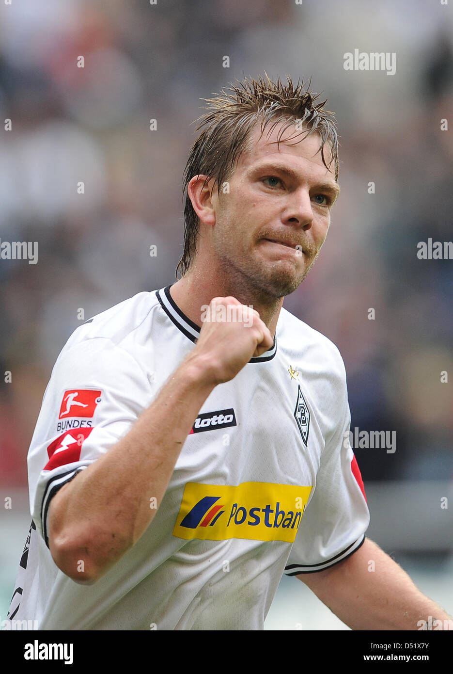 Moenchengladbach's Thorben Marx celebrates his 1-1 goal during the ...