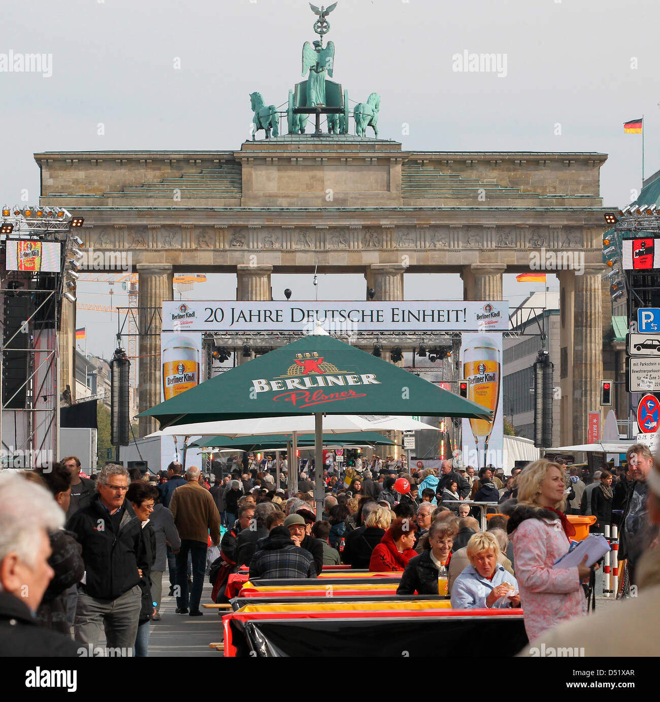 In front of the Brandenburg Gate, people have started celebrating the ...