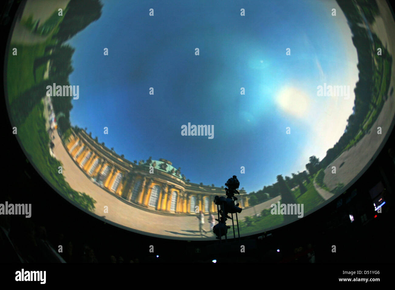 A new digital 360-degrees-projection on the heaven of Urania ...