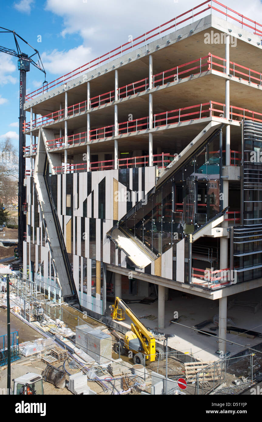 Shopping mall building under construction hi-res stock photography and ...