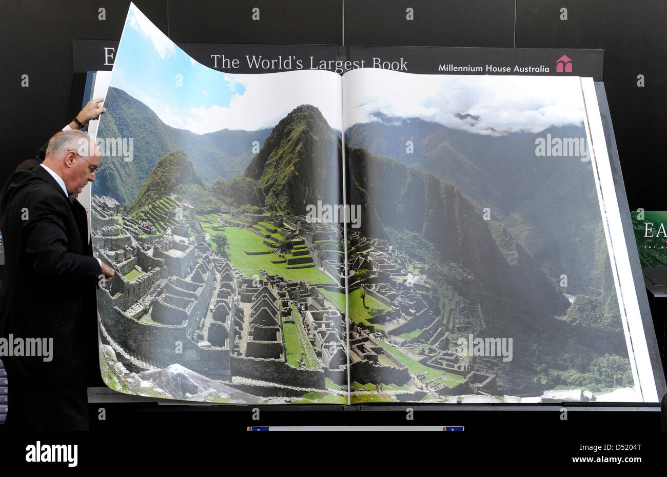 Biggest book in the world hi-res stock photography and images - Alamy