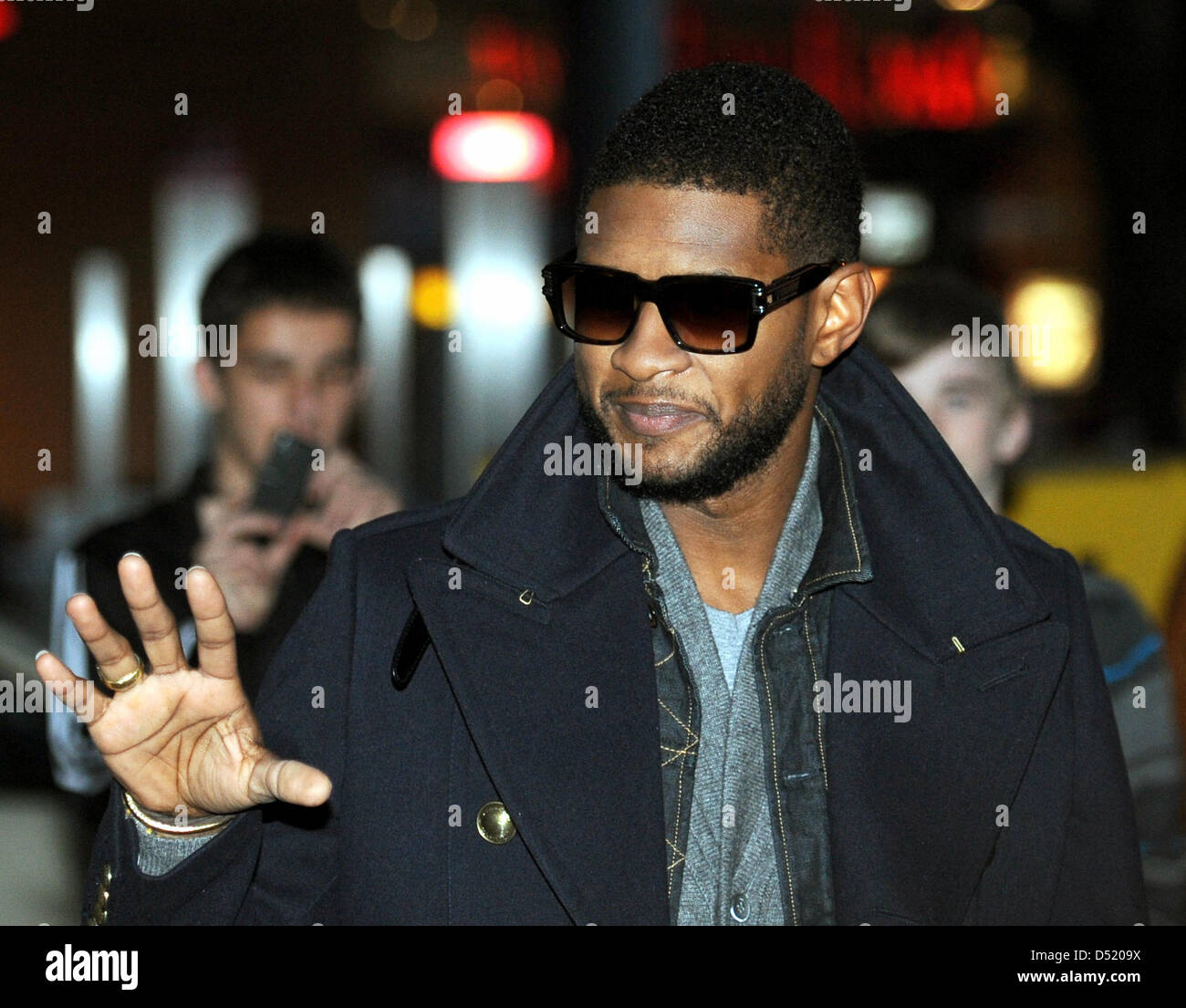 Usher Versus Album Cover