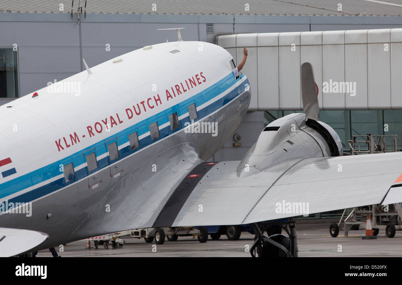 Twin prop hi-res stock photography and images - Alamy