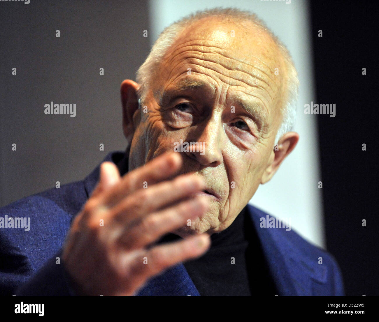 Talks about transformation hi-res stock photography and images - Alamy
