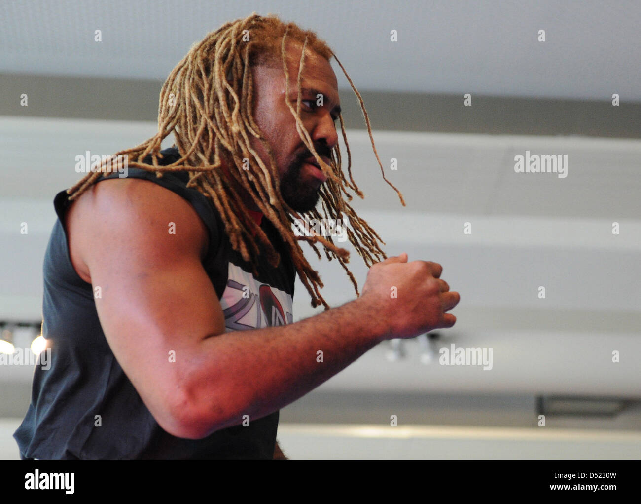 Challenger Shannon Briggs presents his skills during a public training ...